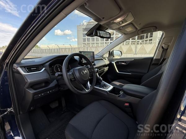 Zils Toyota RAV4 2025 Rīga, ar dzinēja tilpumu 2.50 L un nobraukumu 11 tūkst. km par 36500 €, foto 6 vietnē AUTOMOTO.COM.LV