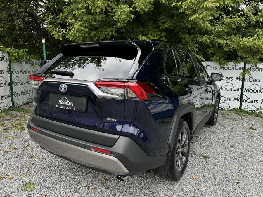 Blue Toyota RAV4 2025 in Vilnius, with an engine capacity of 2.49 L and mileage of 41 thousand km for 35000 €, photo 6 on AUTOMOTO.COM.LV
