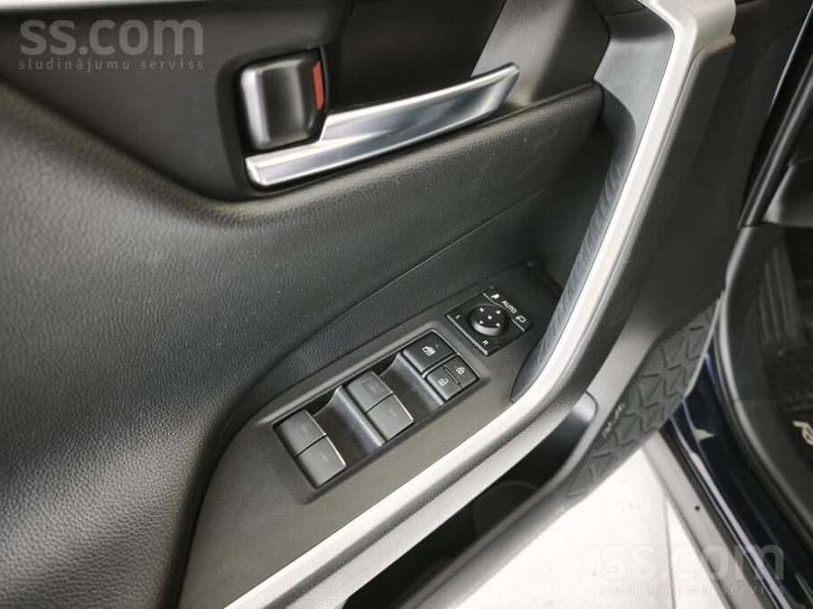 Zils Toyota RAV4 2025 Rīga, ar dzinēja tilpumu 2.50 L un nobraukumu 24 tūkst. km par 39990 €, foto 15 vietnē AUTOMOTO.COM.LV