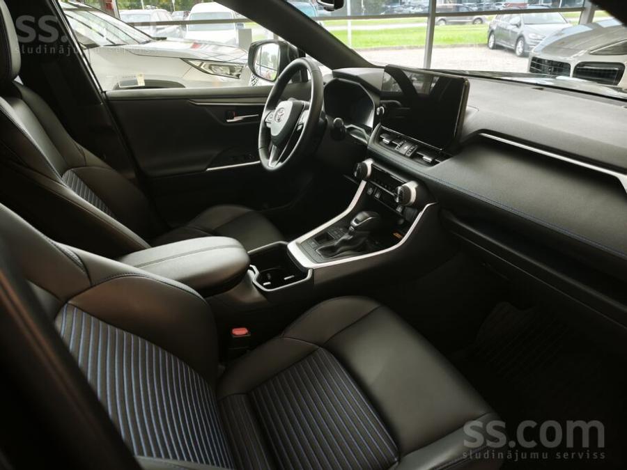 Zils Toyota RAV4 2025 Rīga, ar dzinēja tilpumu 2.50 L un nobraukumu 24 tūkst. km par 39990 €, foto 19 vietnē AUTOMOTO.COM.LV