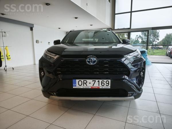 Blue Toyota RAV4 2025 in Riga, with an engine capacity of 2.50 L and mileage of 24 thousand km for 39990 €, photo 7 on AUTOMOTO.COM.LV