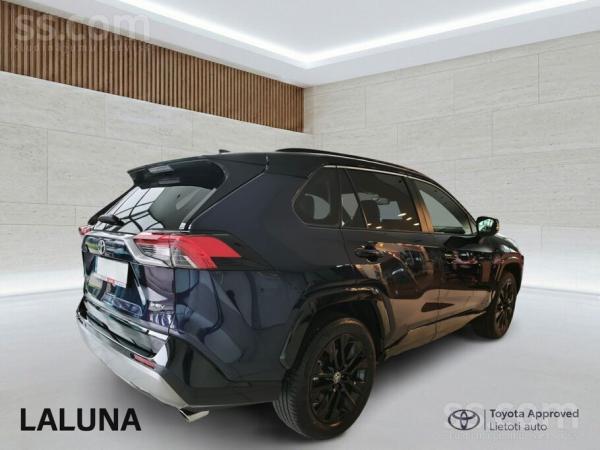 Toyota RAV4 2025 in Jekabpils on AUTOMOTO.COM.LV Blue Toyota RAV4 2025 in Jekabpils, with an engine capacity of 2.50 L and mileage of 24 thousand km for 37900 ā¬, photo 3 on AUTOMOTO.COM.LV