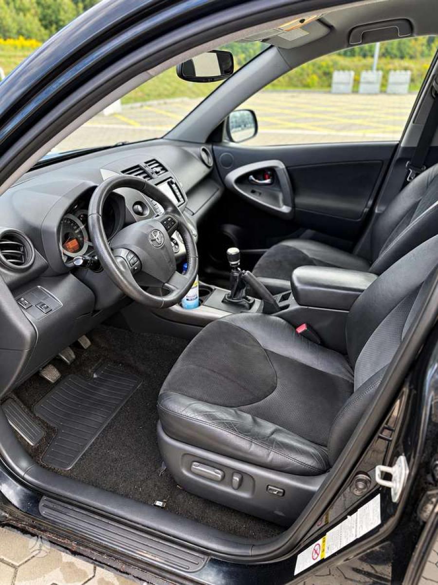 Zils Toyota RAV4 2012 Viļņa, ar dzinēja tilpumu 0.00 L un nobraukumu 399 tūkst. km par 4400 €, foto 11 vietnē AUTOMOTO.COM.LV