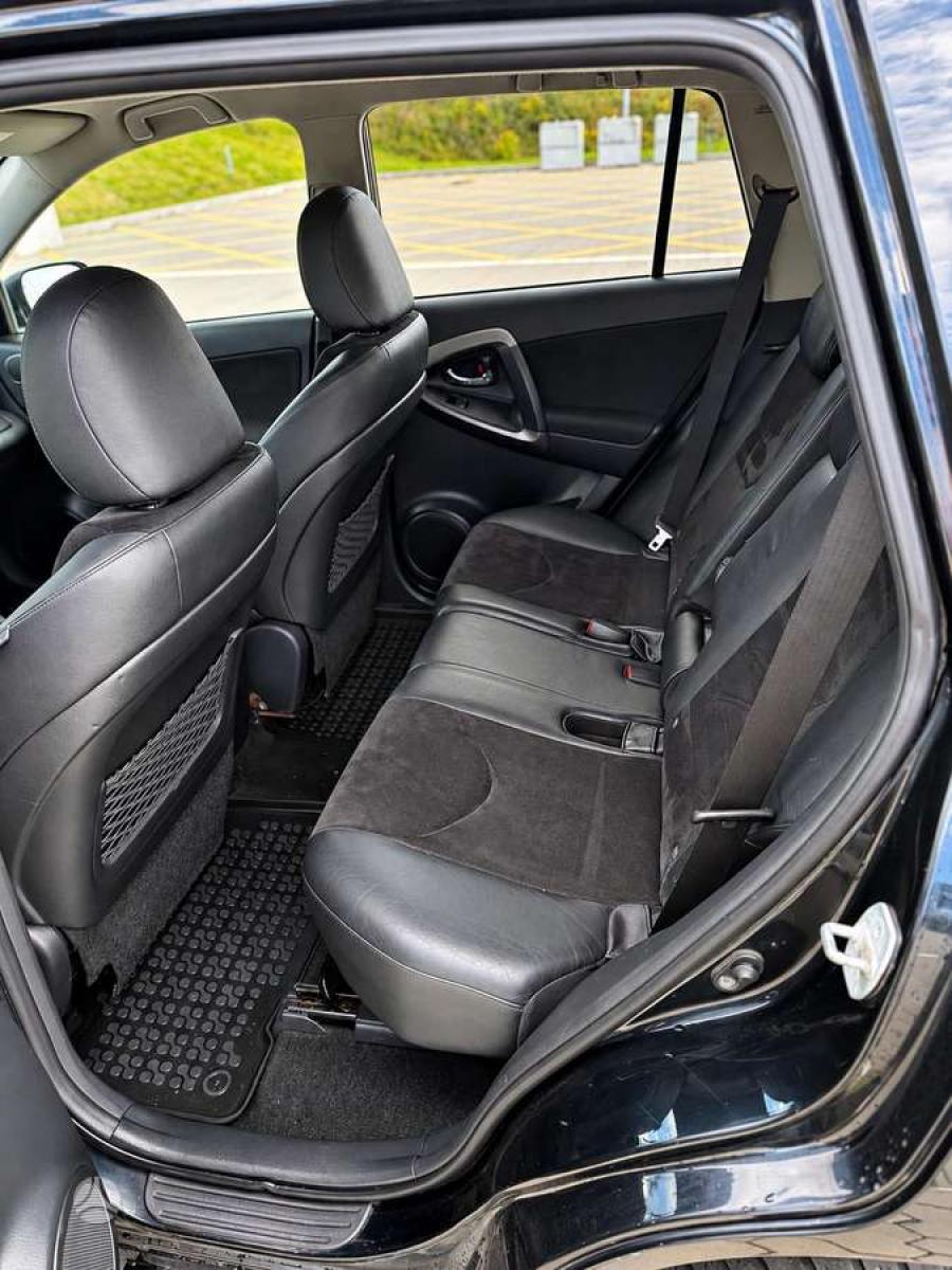 Zils Toyota RAV4 2012 Viļņa, ar dzinēja tilpumu 0.00 L un nobraukumu 399 tūkst. km par 4400 €, foto 14 vietnē AUTOMOTO.COM.LV