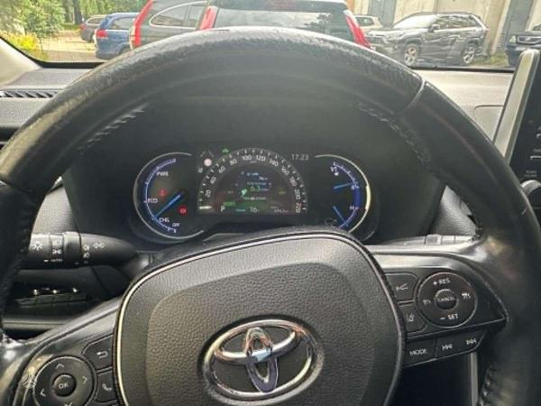 Blue Toyota RAV4 2020 in Vilnius, with an engine capacity of 2.49 L and mileage of 170 thousand km for 23500 €, photo 7 on AUTOMOTO.COM.LV