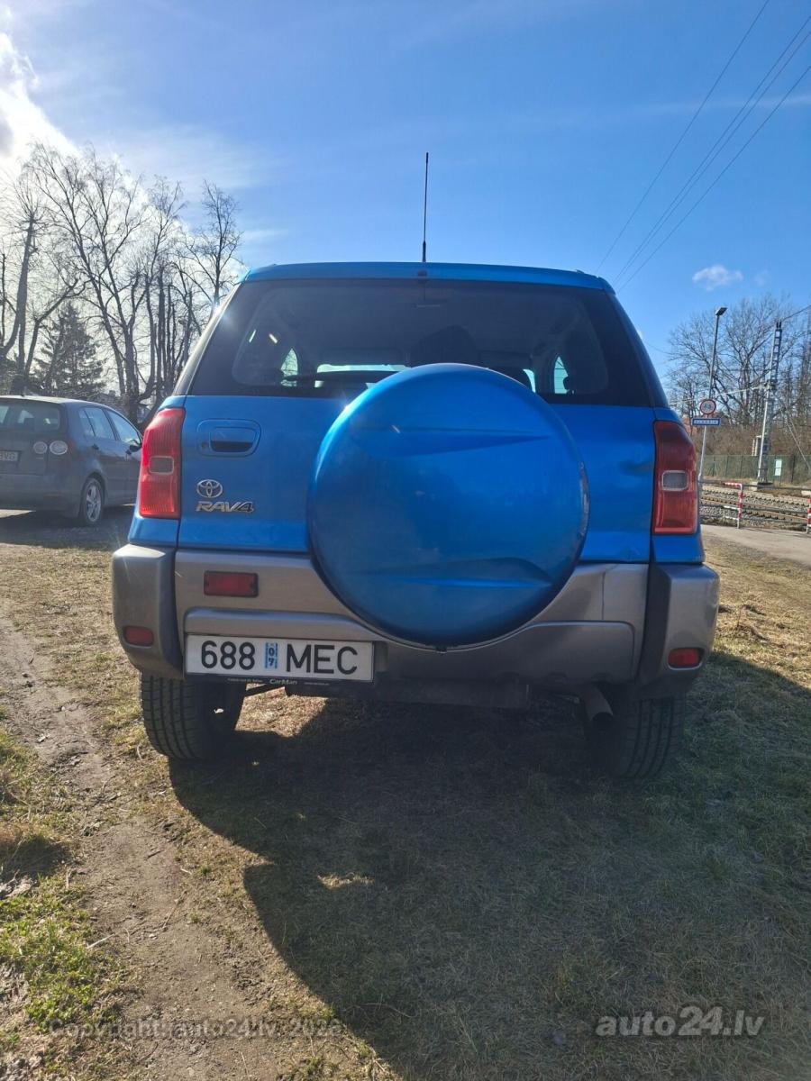 Blue Toyota RAV4 2004 in Tallinn, with an engine capacity of 1.80 L and mileage of 167 thousand km for 2300 €, photo 5 on AUTOMOTO.COM.LV