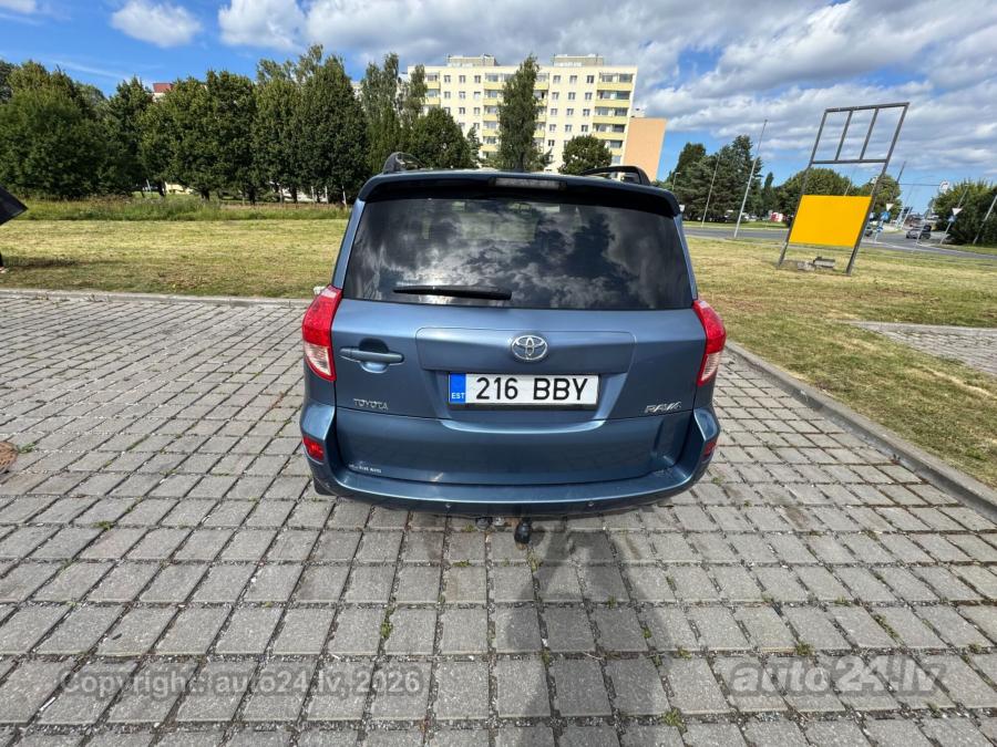 Zils Toyota RAV4 2009 Tallina, ar dzinēja tilpumu 2.00 L un nobraukumu 245 tūkst. km par 5400 €, foto 4 vietnē AUTOMOTO.COM.LV