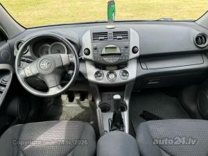 Zils Toyota RAV4 2009 Tallina, ar dzinēja tilpumu 2.00 L un nobraukumu 245 tūkst. km par 5400 €, foto 5 vietnē AUTOMOTO.COM.LV