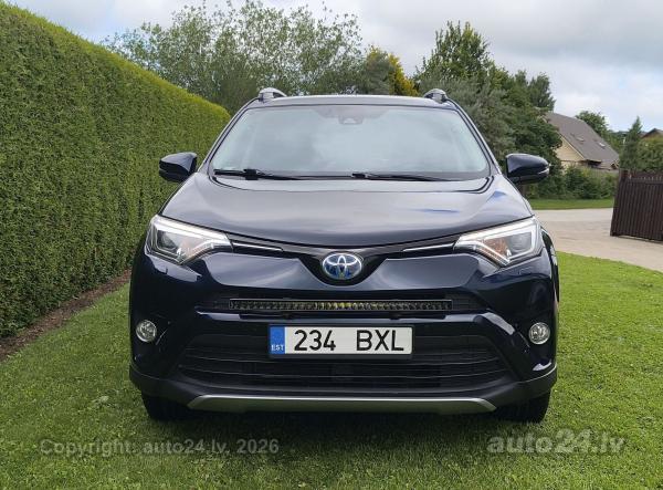 Blue Toyota RAV4 2018 in Tallinn, with an engine capacity of 2.50 L and mileage of 150 thousand km for 17900 €, photo 2 on AUTOMOTO.COM.LV