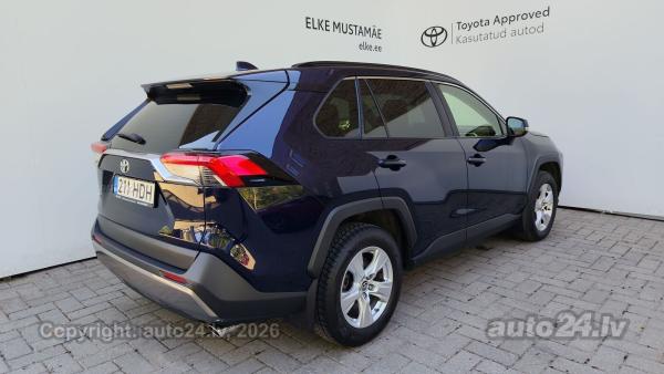 Blue Toyota RAV4 2019 in Tallinn, with an engine capacity of 1.99 L and mileage of 83 thousand km for 21995 €, photo 2 on AUTOMOTO.COM.LV