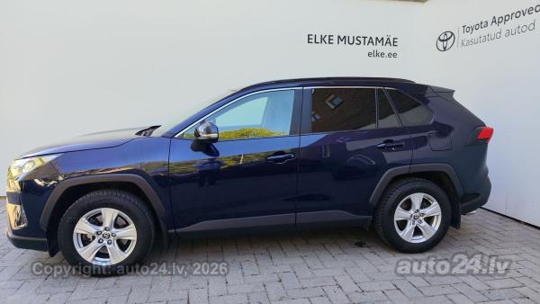 Blue Toyota RAV4 2019 in Tallinn, with an engine capacity of 1.99 L and mileage of 83 thousand km for 21995 €, photo 3 on AUTOMOTO.COM.LV
