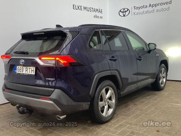 Zils Toyota RAV4 2020 Tallina, ar dzinēja tilpumu 2.49 L un nobraukumu 93 tūkst. km par 26995 €, foto 2 vietnē AUTOMOTO.COM.LV