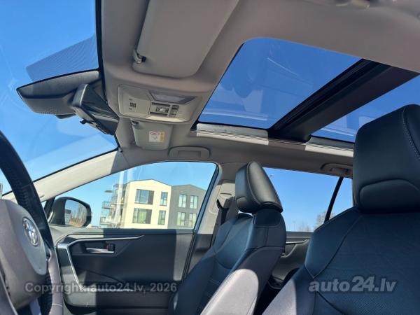 Zils Toyota RAV4 2020 Tallina, ar dzinēja tilpumu 2.50 L un nobraukumu 95 tūkst. km par 31500 €, foto 11 vietnē AUTOMOTO.COM.LV
