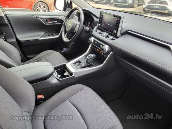 Zils Toyota RAV4 2020 Tallina, ar dzinēja tilpumu 1.99 L un nobraukumu 69 tūkst. km par 25995 €, foto 6 vietnē AUTOMOTO.COM.LV