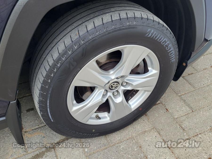 Zils Toyota RAV4 2020 Tallina, ar dzinēja tilpumu 1.99 L un nobraukumu 69 tūkst. km par 25995 €, foto 16 vietnē AUTOMOTO.COM.LV