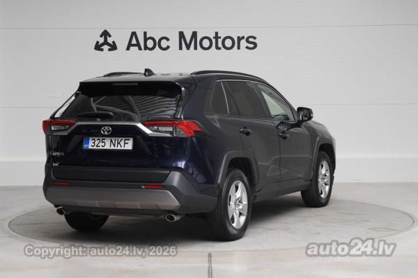 Blue Toyota RAV4 2021 in Tallinn, with an engine capacity of 2.00 L and mileage of 62 thousand km for 25490 €, photo 5 on AUTOMOTO.COM.LV