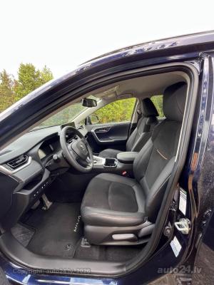 Zils Toyota RAV4 2023 Tallina, ar dzinēja tilpumu 2.00 L un nobraukumu 22 tūkst. km par 29000 €, foto 3 vietnē AUTOMOTO.COM.LV