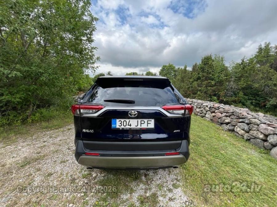 Zils Toyota RAV4 2023 Tallina, ar dzinēja tilpumu 2.00 L un nobraukumu 22 tūkst. km par 29000 €, foto 5 vietnē AUTOMOTO.COM.LV
