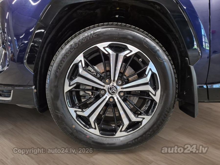 Zils Toyota RAV4 2023 Tallina, ar dzinēja tilpumu 2.50 L un nobraukumu 39 tūkst. km par 42990 €, foto 16 vietnē AUTOMOTO.COM.LV
