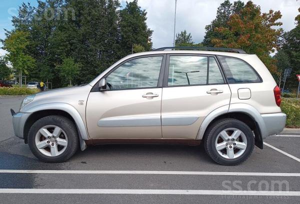 Brūns Toyota RAV4 2004 Rīga, ar dzinēja tilpumu 2.00 L un nobraukumu 216 tūkst. km par 2550 €, foto 2 vietnē AUTOMOTO.COM.LV