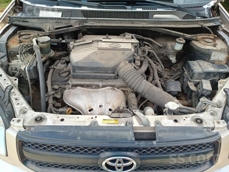 Brown Toyota RAV4 2004 in Riga, with an engine capacity of 2.00 L and mileage of 216 thousand km for 2550 €, photo 16 on AUTOMOTO.COM.LV