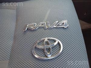 Brown Toyota RAV4 2004 in Riga, with an engine capacity of 2.00 L and mileage of 216 thousand km for 2550 €, photo 17 on AUTOMOTO.COM.LV
