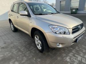 Brūns Toyota RAV4 2006 Rīga, ar dzinēja tilpumu 2.00 L un nobraukumu 240 tūkst. km par 4400 €, foto 3 vietnē AUTOMOTO.COM.LV