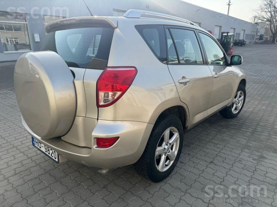 Brūns Toyota RAV4 2006 Rīga, ar dzinēja tilpumu 2.00 L un nobraukumu 240 tūkst. km par 4400 €, foto 4 vietnē AUTOMOTO.COM.LV