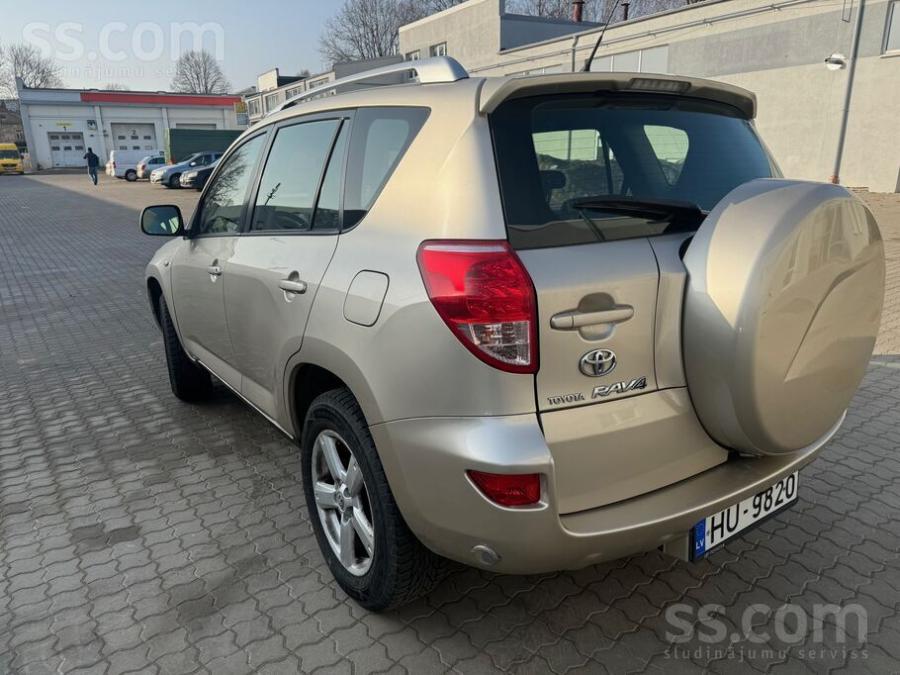 Brūns Toyota RAV4 2006 Rīga, ar dzinēja tilpumu 2.00 L un nobraukumu 240 tūkst. km par 4400 €, foto 5 vietnē AUTOMOTO.COM.LV