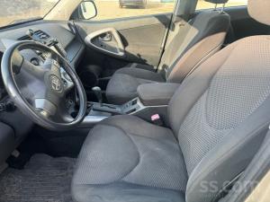 Brūns Toyota RAV4 2006 Rīga, ar dzinēja tilpumu 2.00 L un nobraukumu 240 tūkst. km par 4400 €, foto 6 vietnē AUTOMOTO.COM.LV