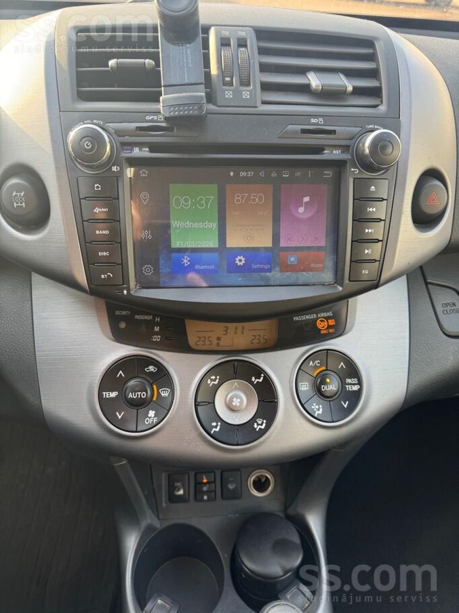 Brūns Toyota RAV4 2006 Rīga, ar dzinēja tilpumu 2.00 L un nobraukumu 240 tūkst. km par 4400 €, foto 10 vietnē AUTOMOTO.COM.LV