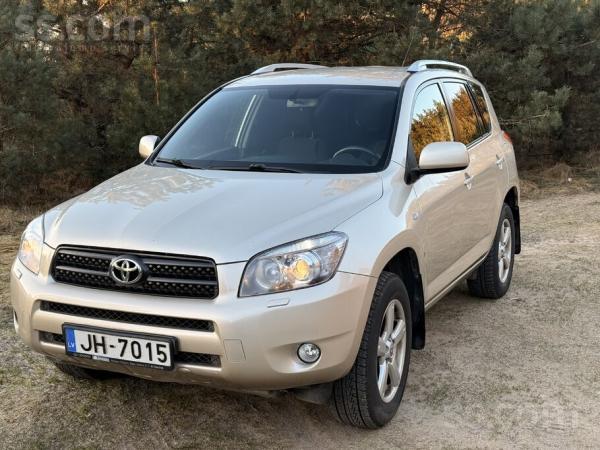 Brown Toyota RAV4 2007 in Riga, with an engine capacity of 2.00 L and mileage of 240 thousand km for 6000 €, photo 1 on AUTOMOTO.COM.LV