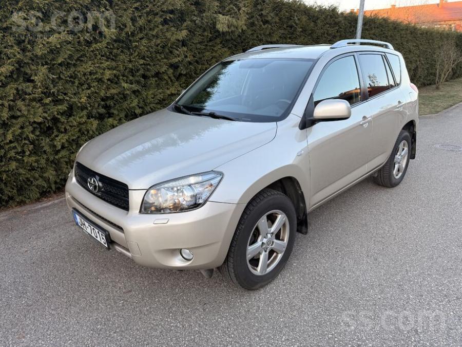Brown Toyota RAV4 2007 in Riga, with an engine capacity of 2.00 L and mileage of 240 thousand km for 6000 €, photo 10 on AUTOMOTO.COM.LV