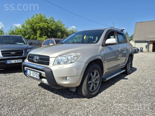 Brown Toyota RAV4 2007 in Daugavpils, with an engine capacity of 2.00 L and mileage of 0 thousand km for 5750 €, photo 1 on AUTOMOTO.COM.LV