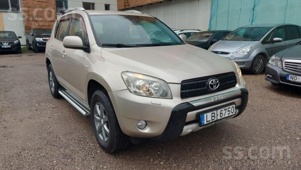 Brūns Toyota RAV4 2007 Daugavpils, ar dzinēja tilpumu 2.00 L un nobraukumu 0 tūkst. km par 5350 €, foto 4 vietnē AUTOMOTO.COM.LV