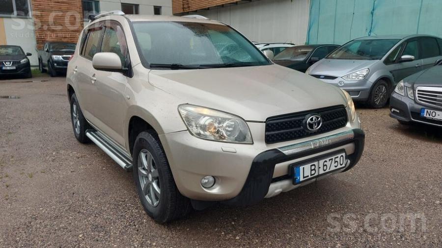 Brūns Toyota RAV4 2007 Daugavpils, ar dzinēja tilpumu 2.00 L un nobraukumu 0 tūkst. km par 5350 €, foto 4 vietnē AUTOMOTO.COM.LV