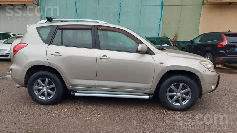 Brūns Toyota RAV4 2007 Daugavpils, ar dzinēja tilpumu 2.00 L un nobraukumu 0 tūkst. km par 5350 €, foto 5 vietnē AUTOMOTO.COM.LV