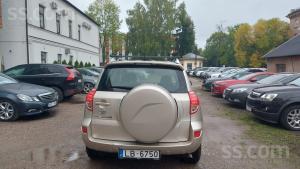 Brūns Toyota RAV4 2007 Daugavpils, ar dzinēja tilpumu 2.00 L un nobraukumu 0 tūkst. km par 5350 €, foto 7 vietnē AUTOMOTO.COM.LV