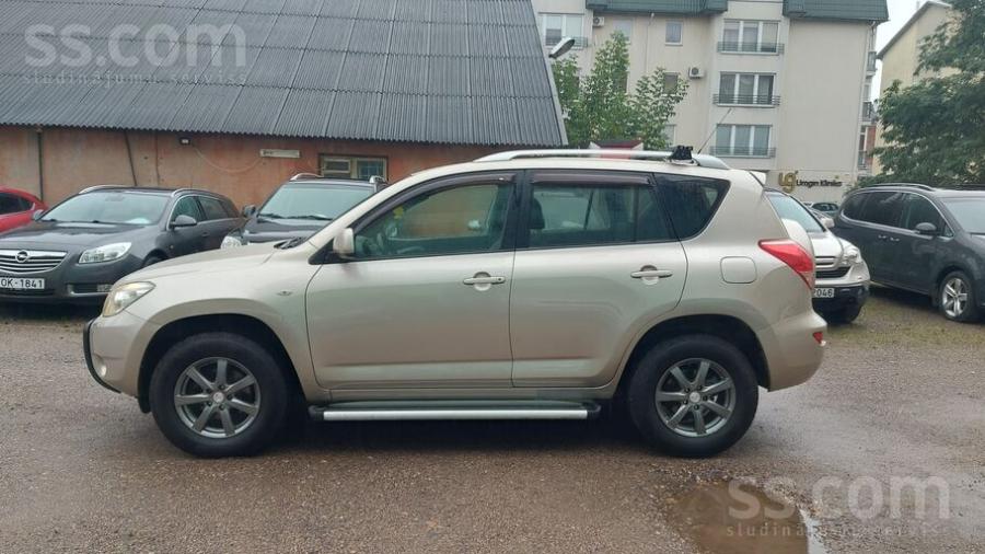 Brūns Toyota RAV4 2007 Daugavpils, ar dzinēja tilpumu 2.00 L un nobraukumu 0 tūkst. km par 5350 €, foto 9 vietnē AUTOMOTO.COM.LV