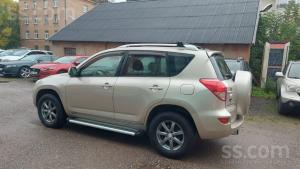 Brūns Toyota RAV4 2007 Daugavpils, ar dzinēja tilpumu 2.00 L un nobraukumu 0 tūkst. km par 5350 €, foto 10 vietnē AUTOMOTO.COM.LV