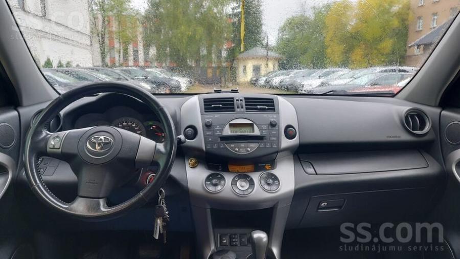 Brūns Toyota RAV4 2007 Daugavpils, ar dzinēja tilpumu 2.00 L un nobraukumu 0 tūkst. km par 5350 €, foto 17 vietnē AUTOMOTO.COM.LV