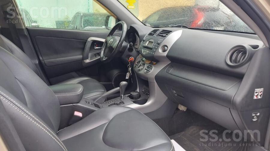 Brūns Toyota RAV4 2007 Daugavpils, ar dzinēja tilpumu 2.00 L un nobraukumu 0 tūkst. km par 5350 €, foto 20 vietnē AUTOMOTO.COM.LV