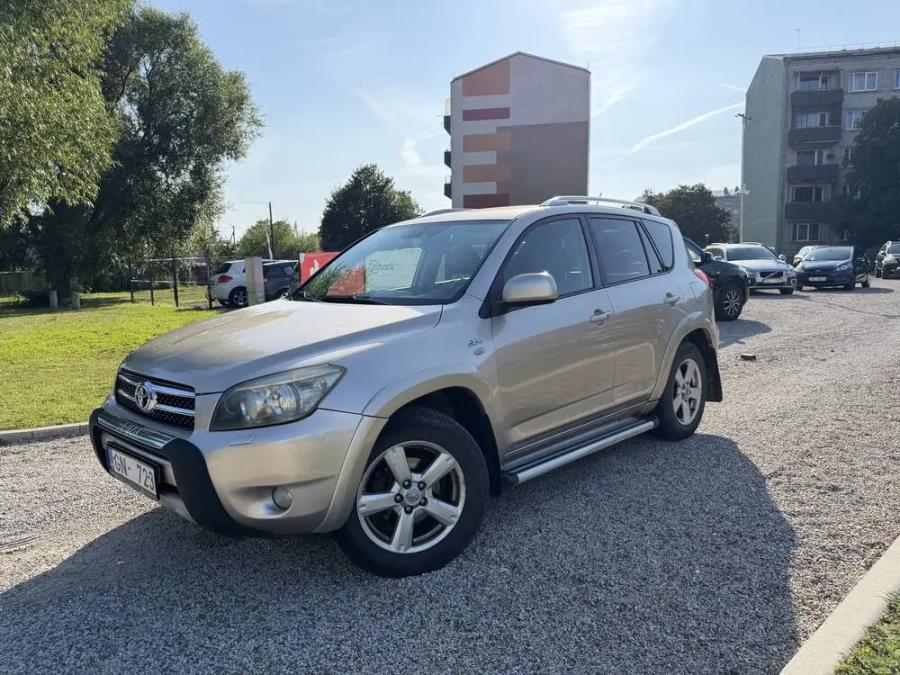 Brown Toyota RAV4 2007 in Ventspils, with an engine capacity of 2.20 L and mileage of 254 thousand km for 3300 €, photo 1 on AUTOMOTO.COM.LV
