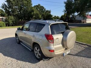Brown Toyota RAV4 2007 in Ventspils, with an engine capacity of 2.20 L and mileage of 254 thousand km for 3300 €, photo 7 on AUTOMOTO.COM.LV