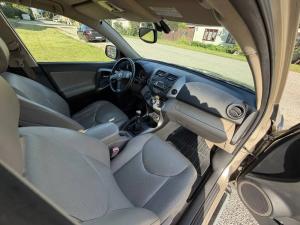 Brown Toyota RAV4 2007 in Ventspils, with an engine capacity of 2.20 L and mileage of 254 thousand km for 3300 €, photo 14 on AUTOMOTO.COM.LV