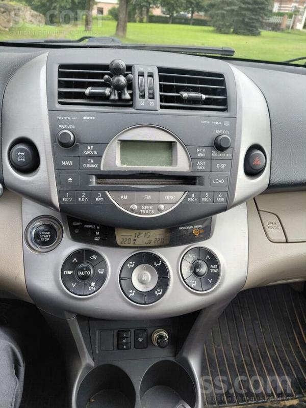 Toyota RAV4 2007 Limbaži vietnē Brūns Toyota RAV4 2007 Limbaži, ar dzinēja tilpumu 2.20 L un nobraukumu 290 tūkst. km par 3500 €, foto 1 vietnē AUTOMOTO.COM.LV