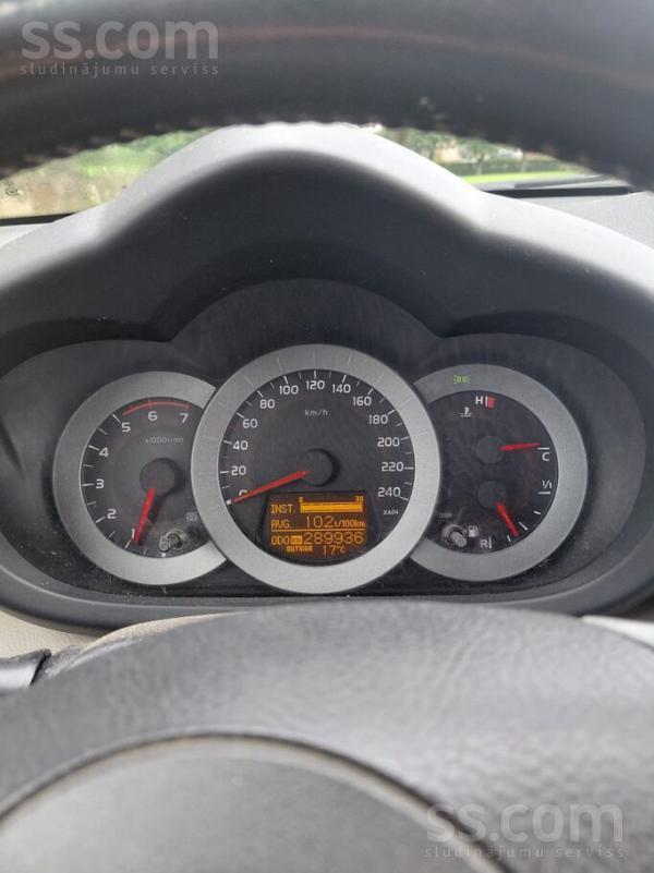 Toyota RAV4 2007 Limbaži vietnē Brūns Toyota RAV4 2007 Limbaži, ar dzinēja tilpumu 2.20 L un nobraukumu 290 tūkst. km par 3500 €, foto 10 vietnē AUTOMOTO.COM.LV