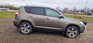 Brūns Toyota RAV4 2009 Daugavpils, ar dzinēja tilpumu 2.20 L un nobraukumu 263 tūkst. km par 7350 €, foto 6 vietnē AUTOMOTO.COM.LV