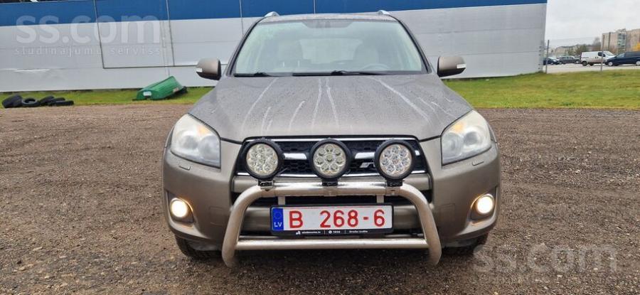 Brūns Toyota RAV4 2009 Daugavpils, ar dzinēja tilpumu 2.20 L un nobraukumu 263 tūkst. km par 7350 €, foto 8 vietnē AUTOMOTO.COM.LV