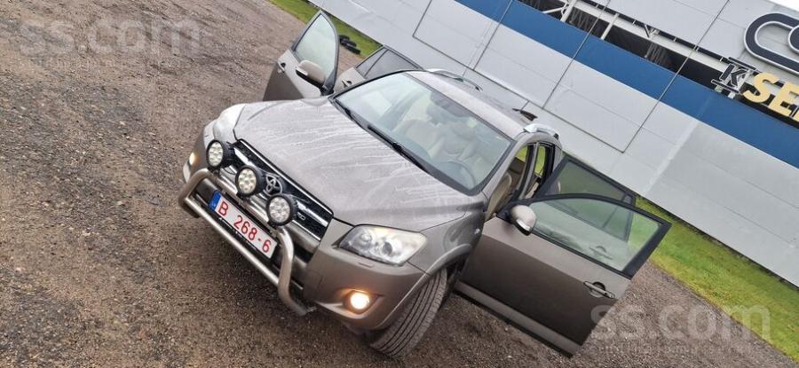 Brūns Toyota RAV4 2009 Daugavpils, ar dzinēja tilpumu 2.20 L un nobraukumu 263 tūkst. km par 7350 €, foto 31 vietnē AUTOMOTO.COM.LV